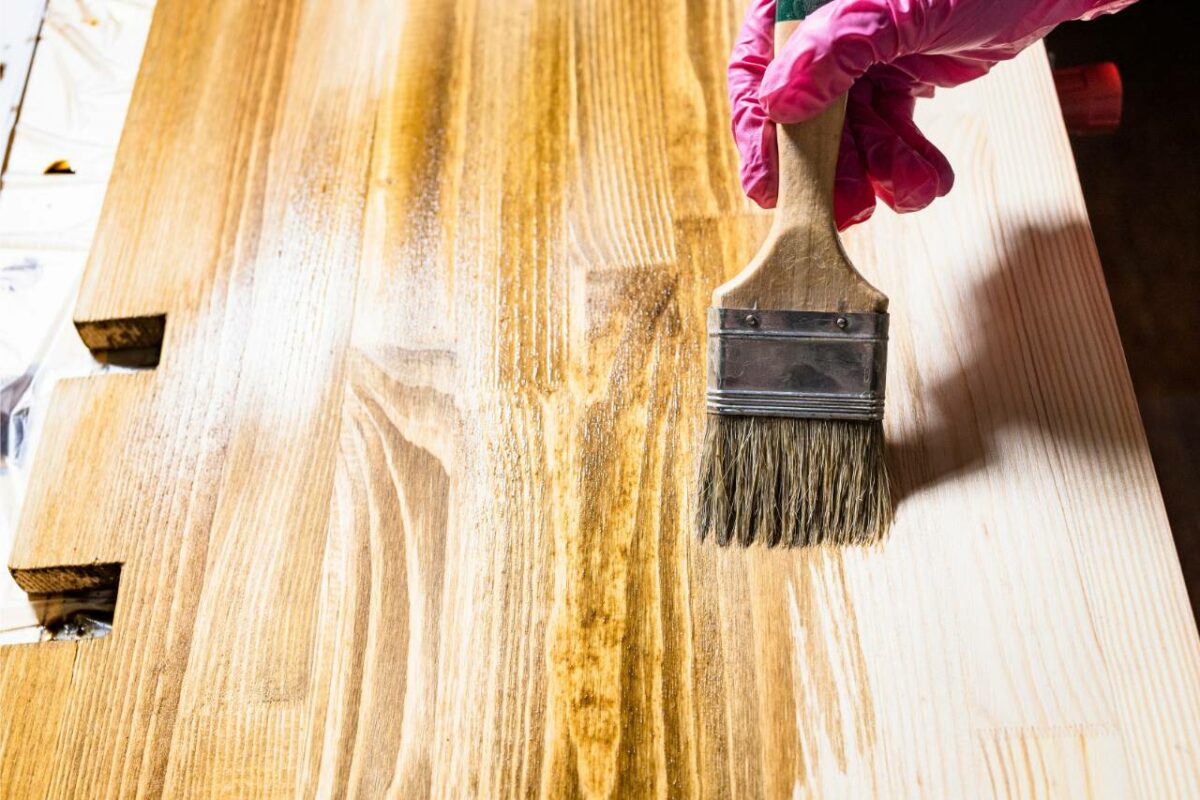 ¿Qué colores de barniz para madera elegir? • Isaval