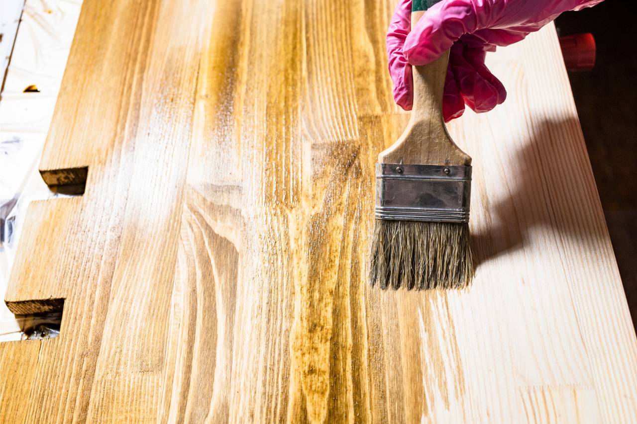 ¿Qué colores de barniz para madera elegir? • Isaval