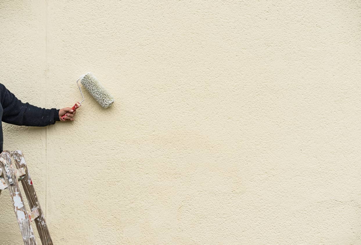 ¿Cómo pintar paredes con gotelé? • Isaval